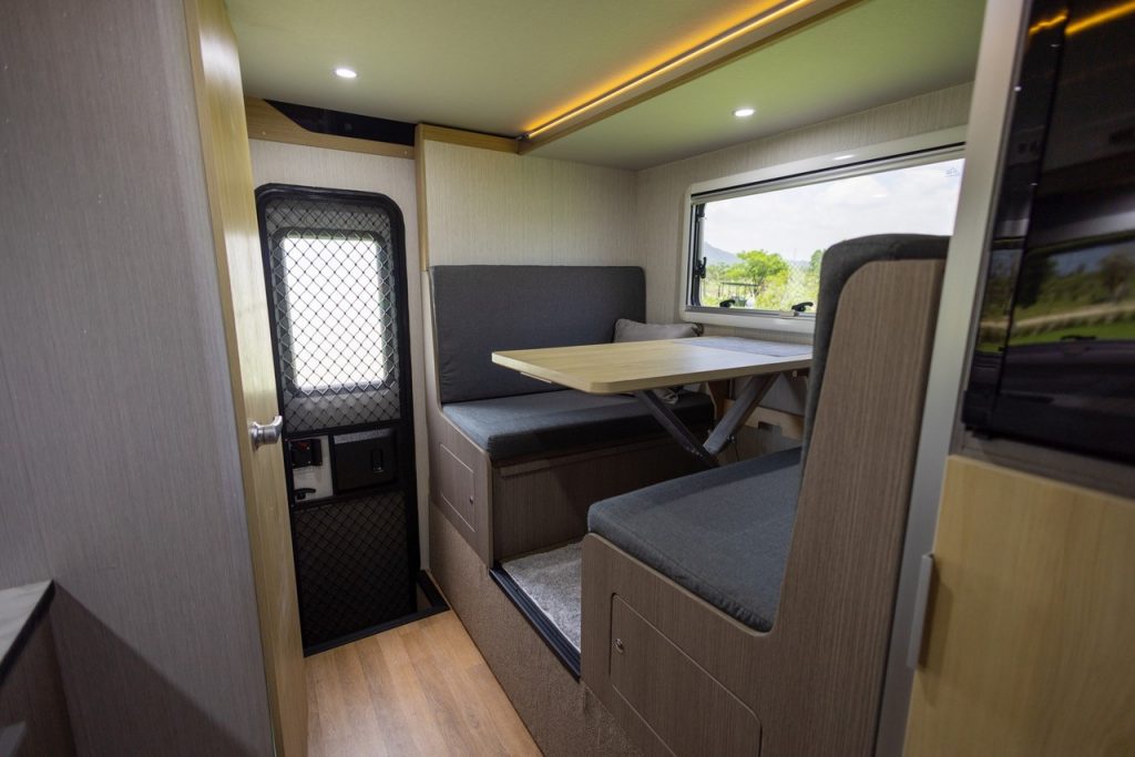 King Class - Ute Cabin