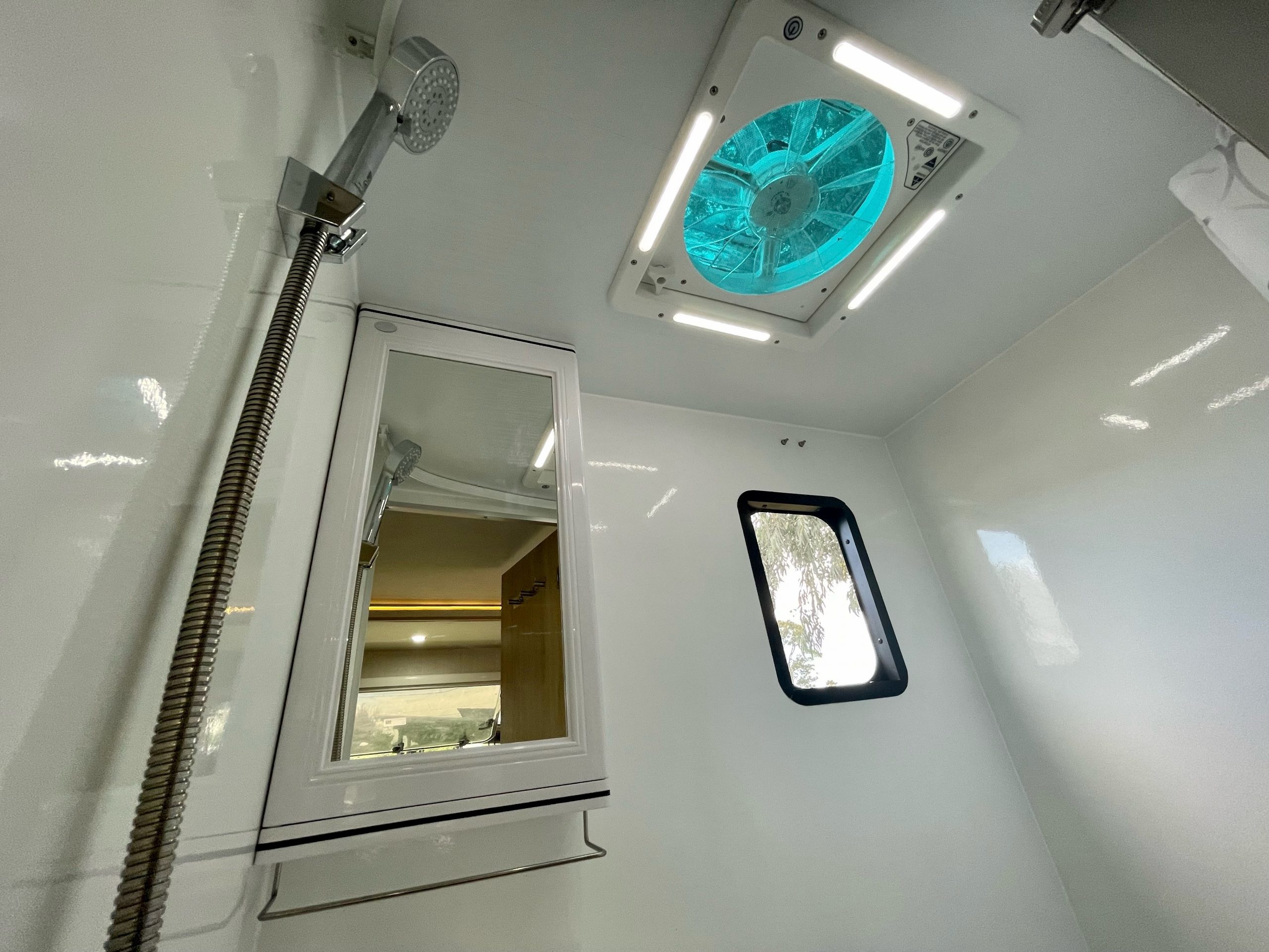 King Class - Ute Cabin