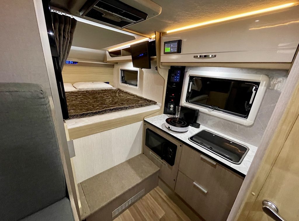 King Class - Ute Cabin